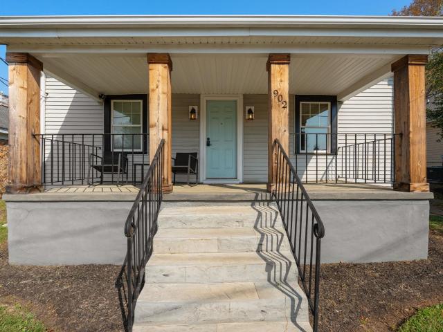 902 Green Avenue