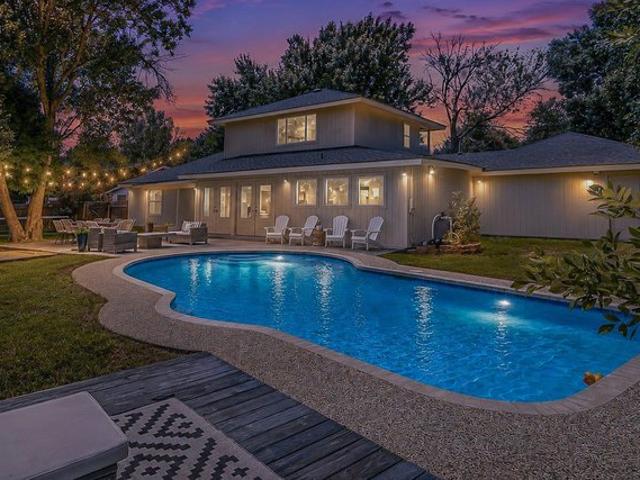 902 Dove Cv, Taylor, TX 76574