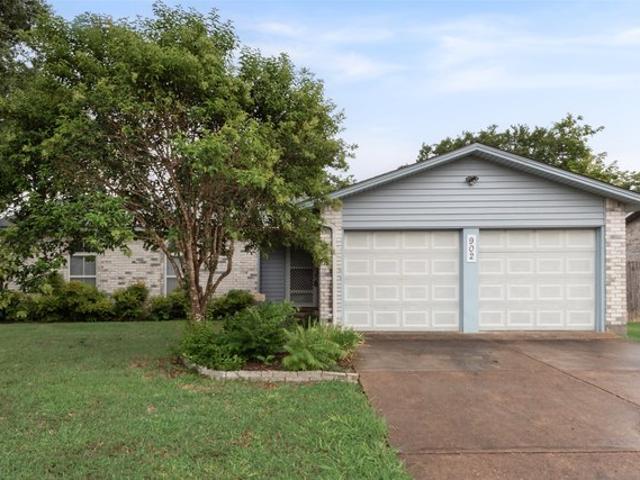 902 Dawnview St, Arlington, TX 76014