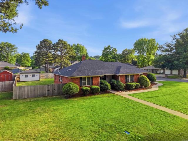 902 Deerfield Ct