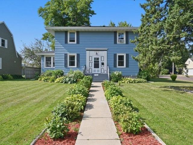 902 E 8th St, Superior, WI 54880