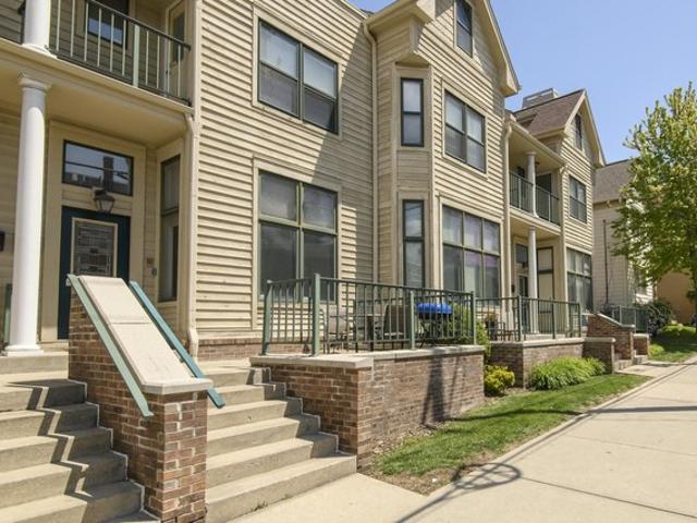 902 E Brady St, Milwaukee, WI 53202