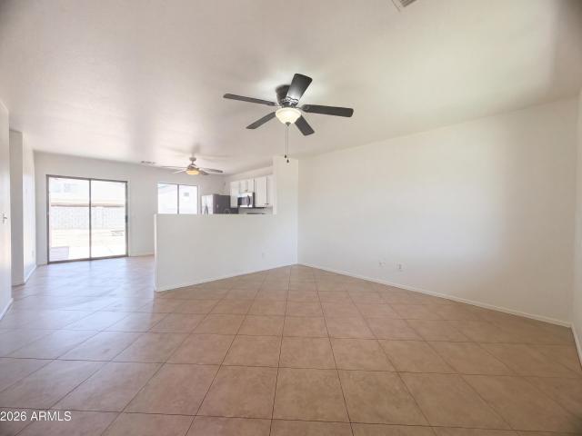 902 e desert moon trail