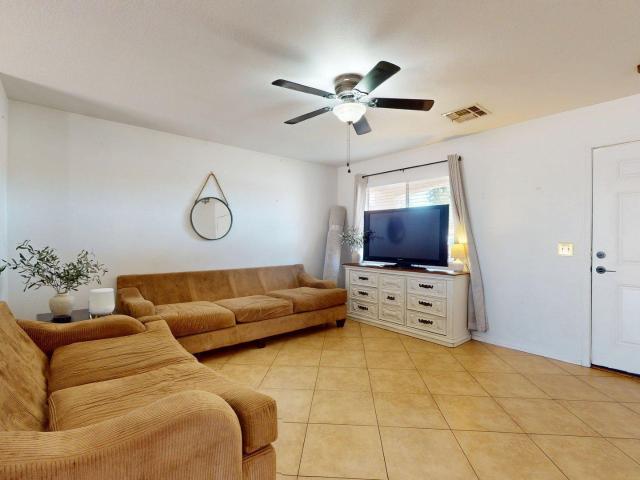 902 e desert moon trail
