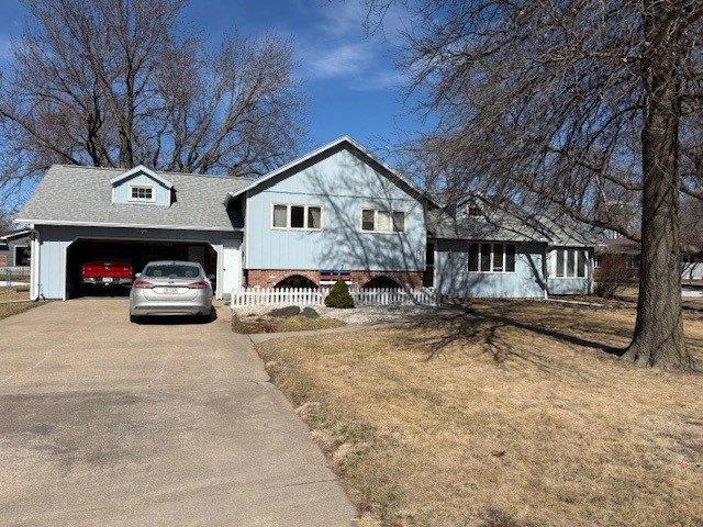 902 E Hynes Ave, O Neill, NE 68763