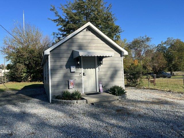 902 E Main St, Clayton, NC 27520