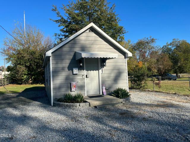 902 E Main Street