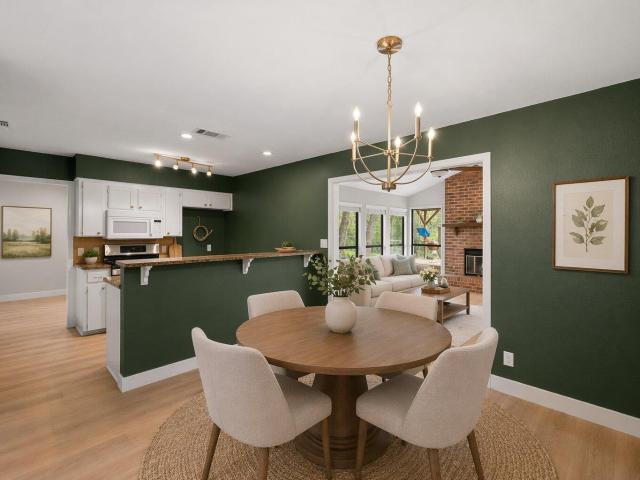 902 Emerald Wood Dr