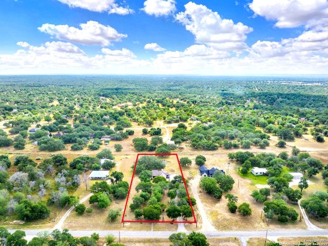 902 Eagle Creek Dr, Floresville, TX 78114 | MLS #1952 | Compass