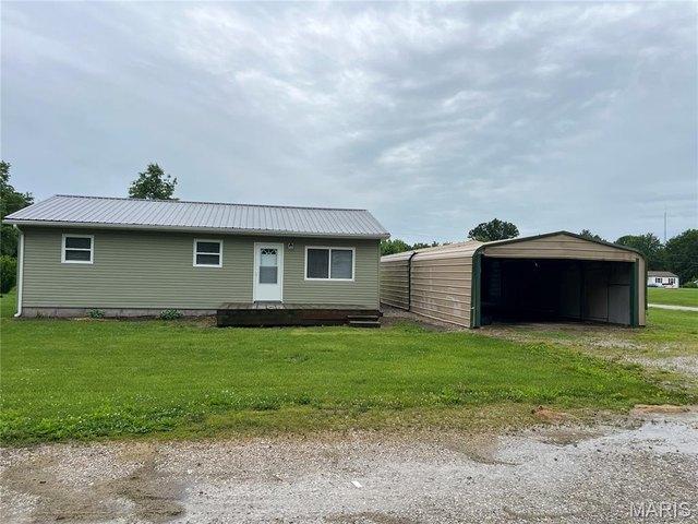 902 Elm St, Montgomery City, MO 63361