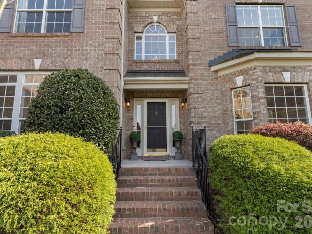 902 Fontaine Court
