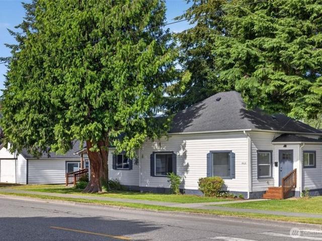 902 Fidalgo St, Sedro Woolley, WA 98284