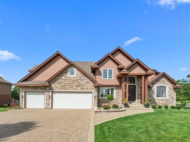 902 Kendall Ct, Crown Point, IN 46307