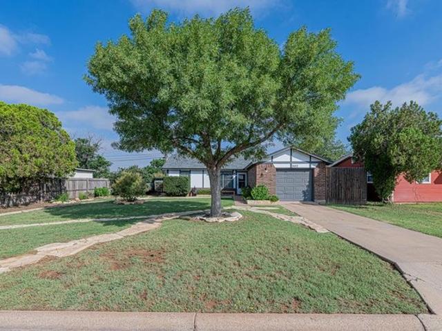 902 Howard Dr, Midland, TX 79703