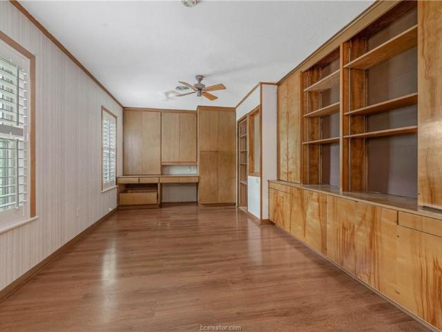 902 Holik Drive