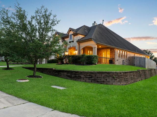 902 Holly Chapple Drive