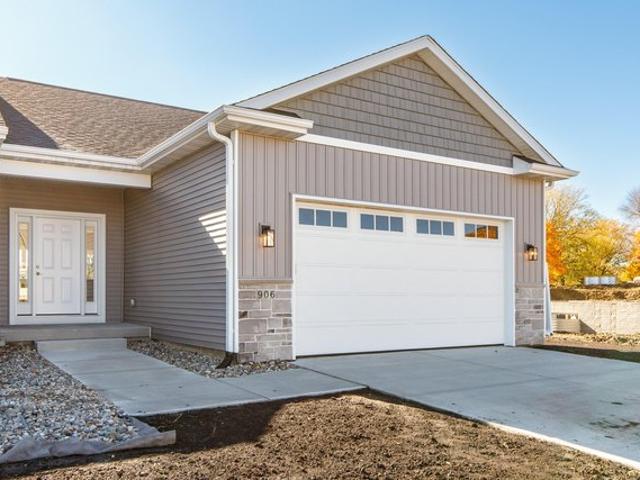 902 Henryson St, Story City, IA 50248