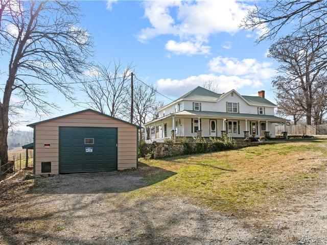 902 Highway 62 West