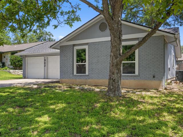 902 Hillside Oaks Dr