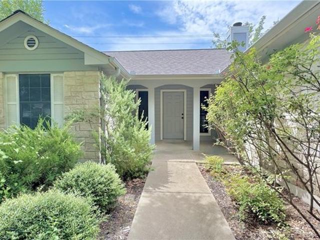 902 Jasmine Trl, Georgetown, TX 78626
