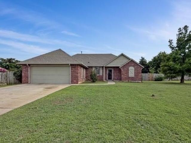 902 Lost Oak Dr, Guthrie, OK 73044