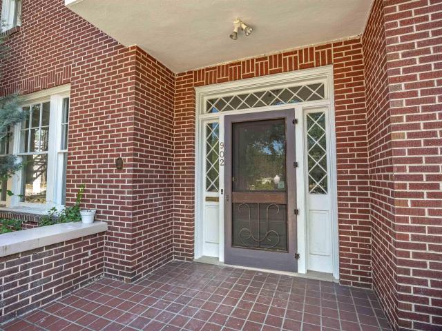 902 Maple Street