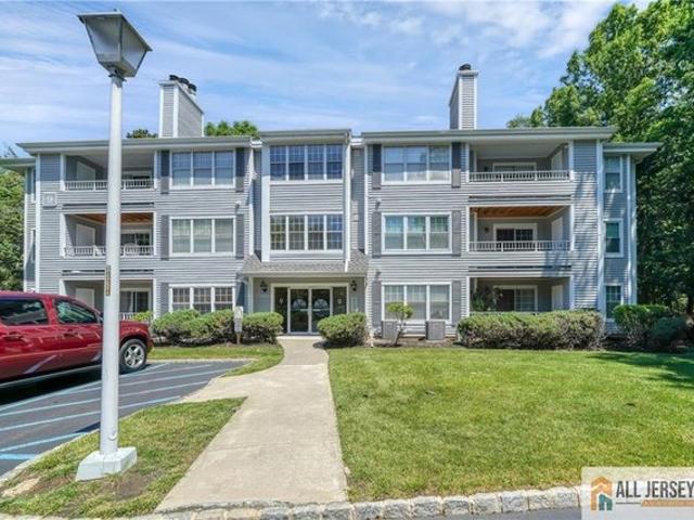 902 Meadow Ct Unit 902, Helmetta, NJ 08828