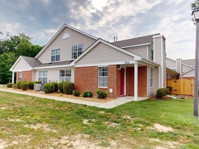 902 Miller Creek Ln, Newport News, VA 23602