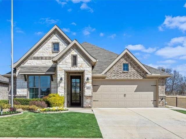 902 Misty Ln, Cleburne, TX 76033