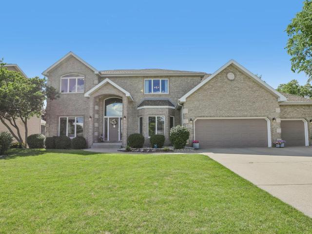 902 N Fairbrook Drive