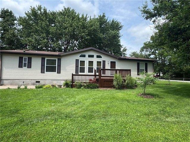 902 N Mullen St, Raymore, MO 64083