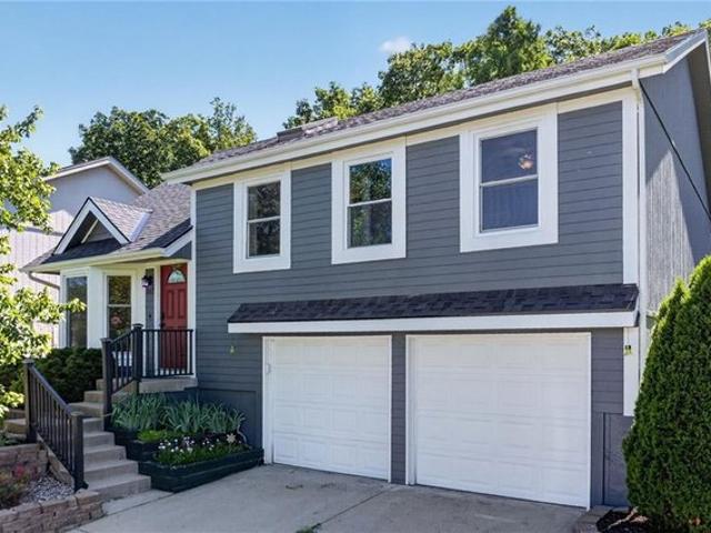 902 NW 63rd St, Kansas City, MO 64118