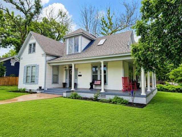 902 NW B St, Ardmore, OK 73401