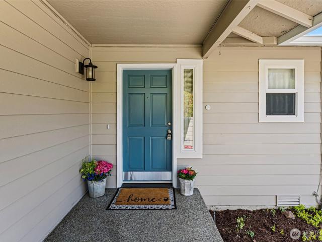 902 NW Leisure Lane