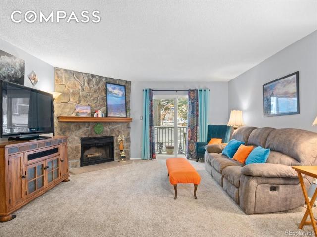 902 S Walden St 102, Aurora, CO