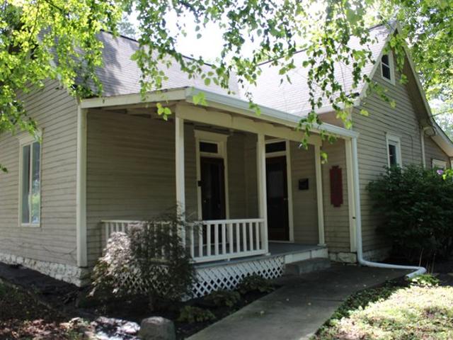 902 S Indiana St, Greencastle, IN 46135
