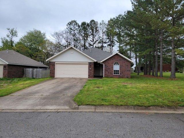 902 S Liberty Dr, Fayetteville, AR 72701