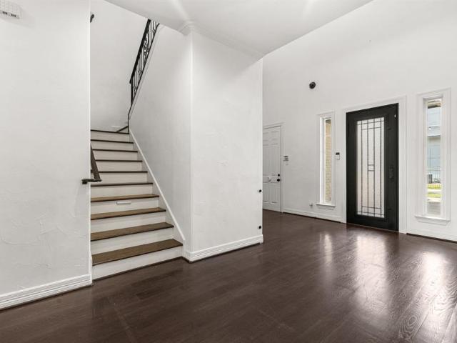 902 Saint George Place
