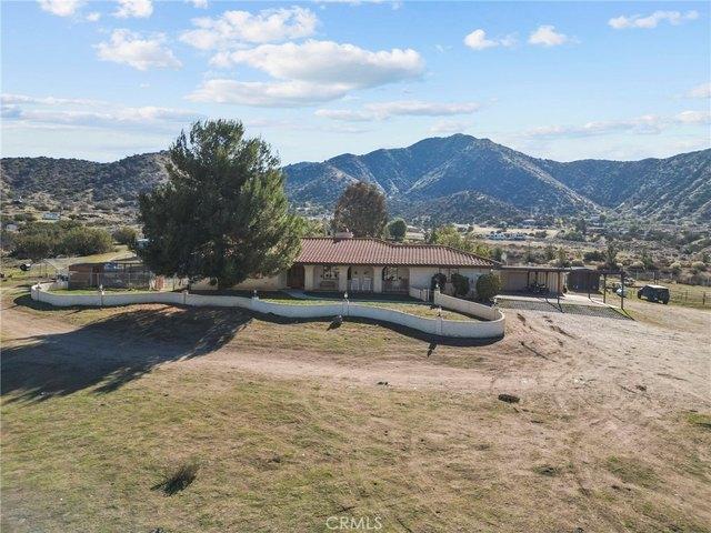 902 Searchlight Ranch Rd, Acton, CA 93510