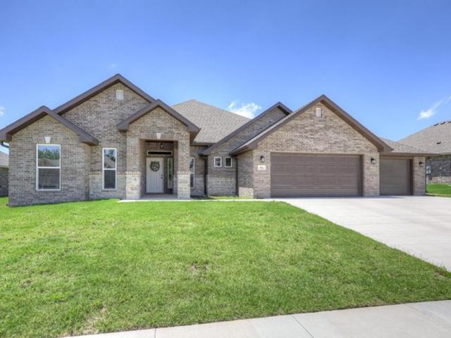 902 Silver Oaks Dr, Carl Junction, MO 64834