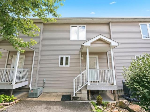 902 Pierpont Heights Dr, Morgantown, WV 26508