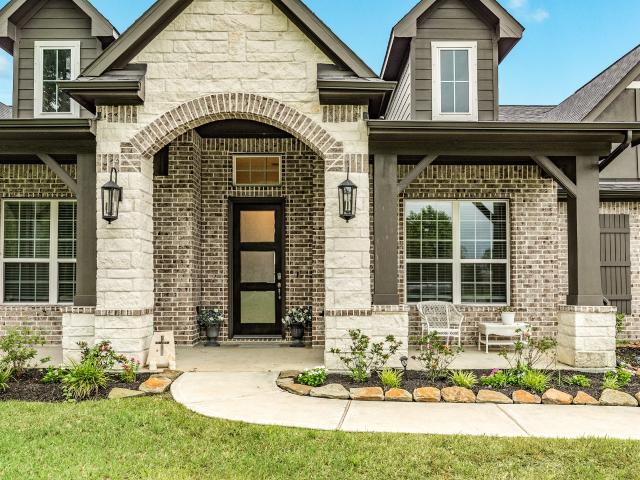 902 Redbird Court