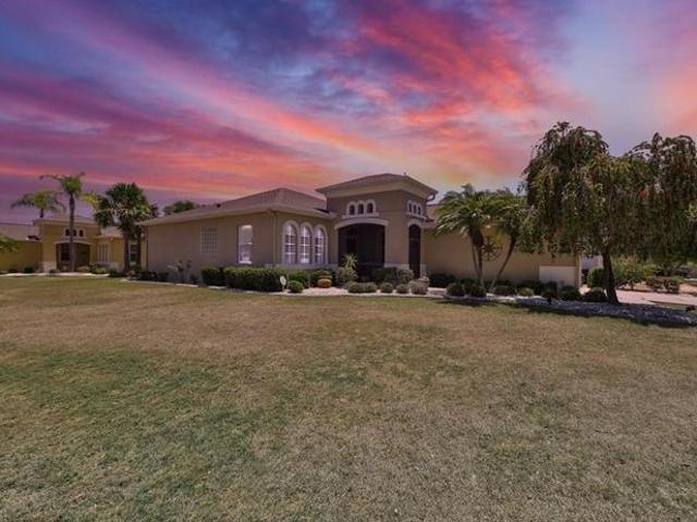 902 Regal Manor Way, Sun City Center, FL 33573