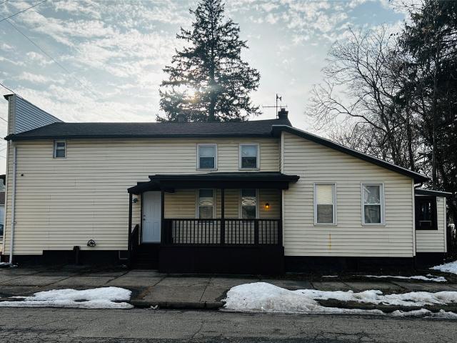 902 W 4TH Street