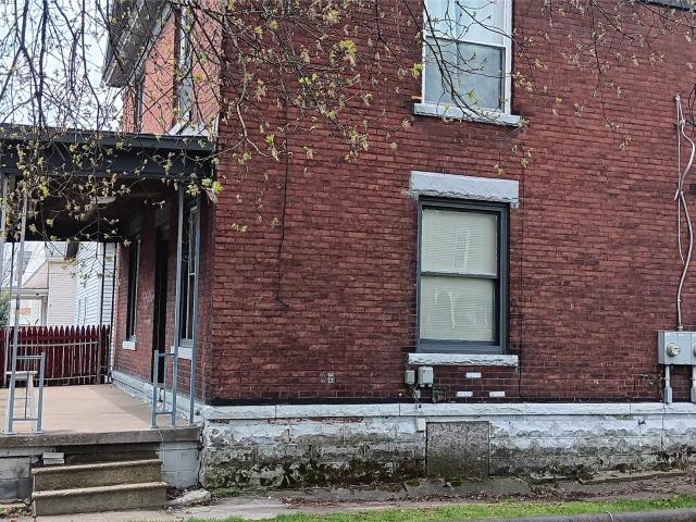 902 W 17TH Street