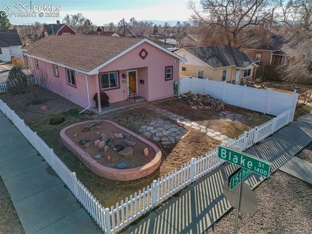 902 W 15th Street