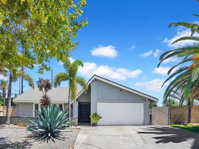 902 W Alpine Ave, Santa Ana, CA 92707