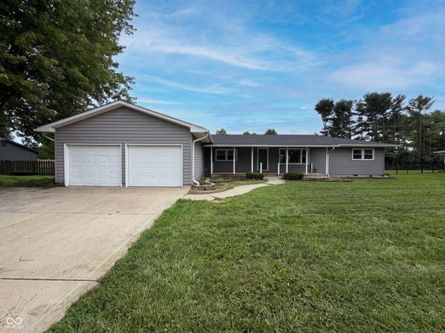 902 W Highland Dr, Shelbyville, IN 46176
