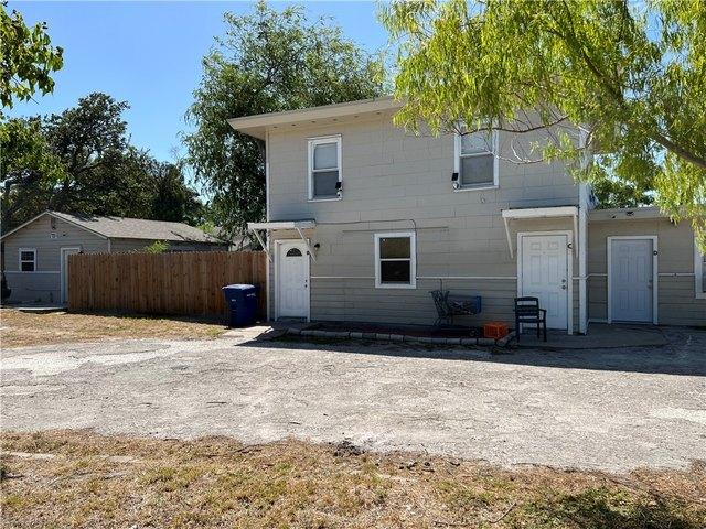 902 W Lakeside Dr, Corpus Christi, TX 78418