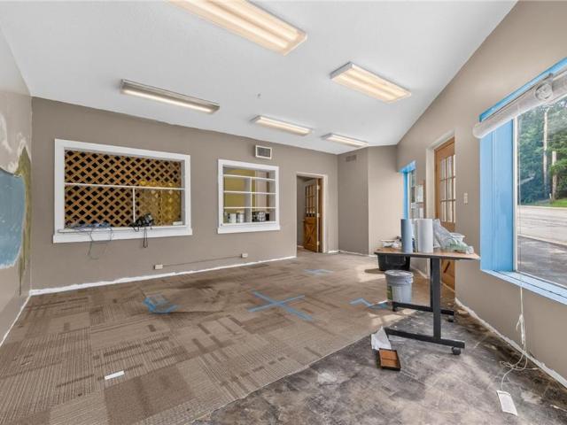 902 W Liberty Drive